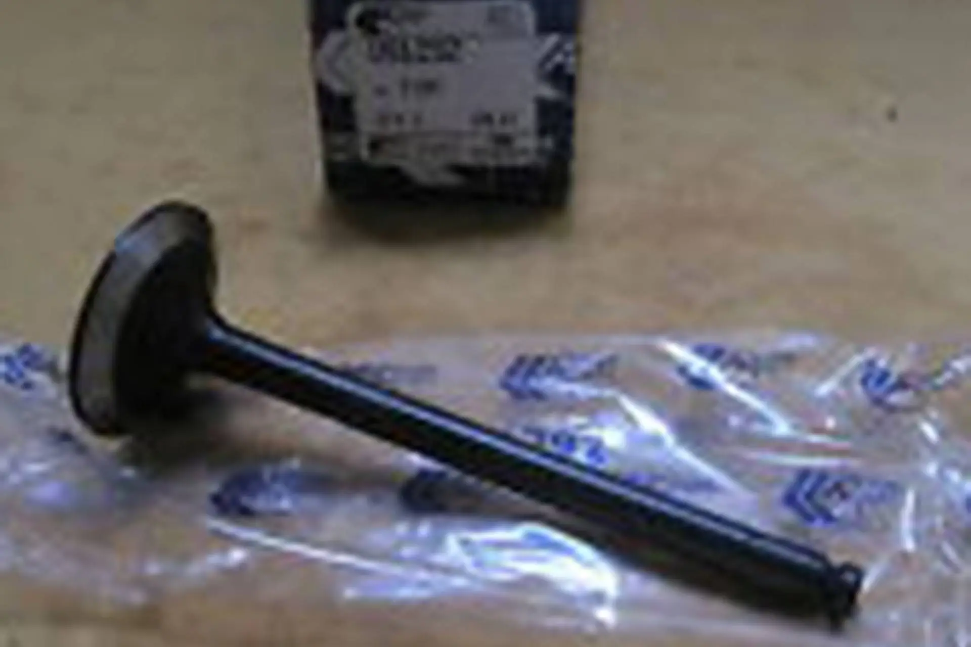 Клапан впускной Фиат Дукато (Fiat Ducato) 504069199 на - 504069199 ...